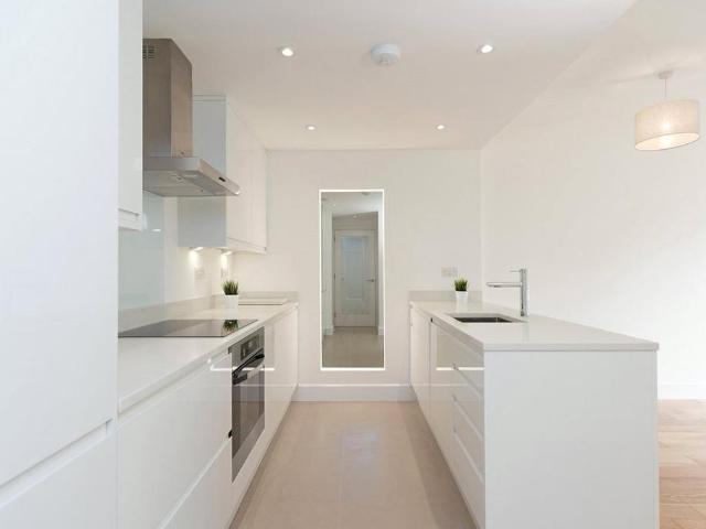 Grove End Gardens, Grove End Road, St. 1 bed apartment to rent £3,077 pcm £710 pw