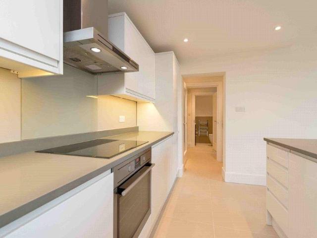 Grove End Gardens, Grove End Road, St. 2 bed apartment to rent £3,662 pcm £845 pw