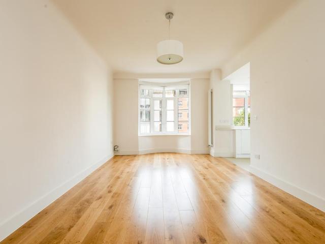 Grove End Gardens, Grove End Road, St. 2 bed apartment to rent £3,878 pcm £895 pw