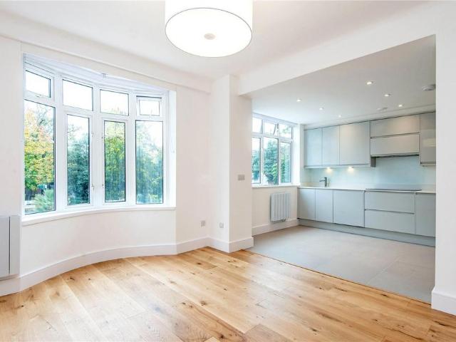 Grove End Gardens, Grove End Road, St. 3 bed apartment to rent £5,612 pcm £1,295 pw
