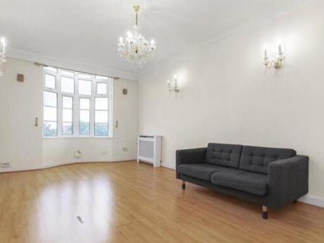 Grove End Gardens, London, 2 Bedroom Flat