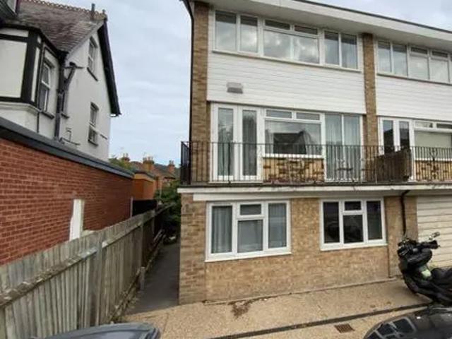 Grove Footpath, London, KT1 2TR, United Kingdom | 6 bed duplex for rent #20473969 | Rentberry