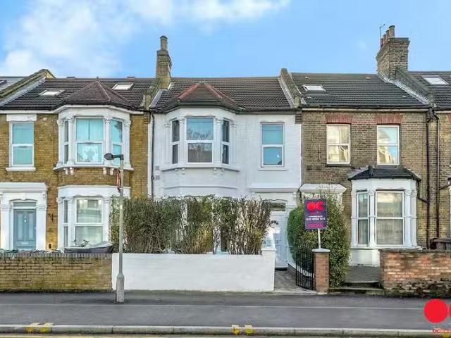 Grove Green Road, Leytonstone E11 4 bed terraced house for sal.