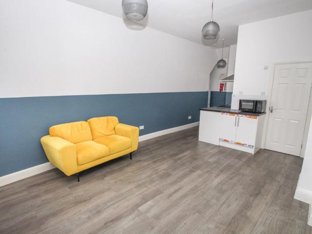 Grove Green Road, Leytonstone, London E11, 1 bed flat to rent, £1,400 pcm | PrimeLocation