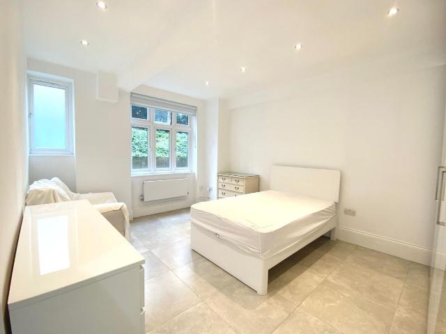 Grove Hall Court NW8, Studio to rent, £1,950 pcm | PrimeLocation