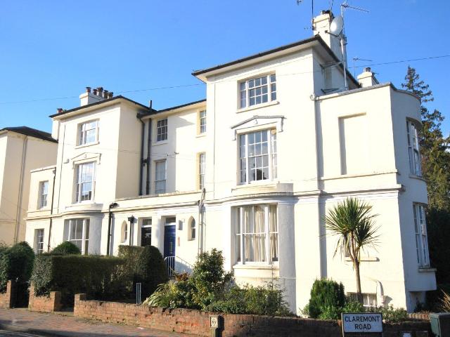 Grove Hill Gardens, Tunbridge Wells TN1, 2 bed flat to rent, £1,295 pcm | PrimeLocation