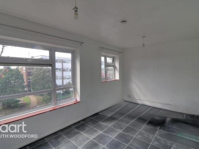 Grove Hill, London 2 bed flat to rent £1,850 pcm £427 pw