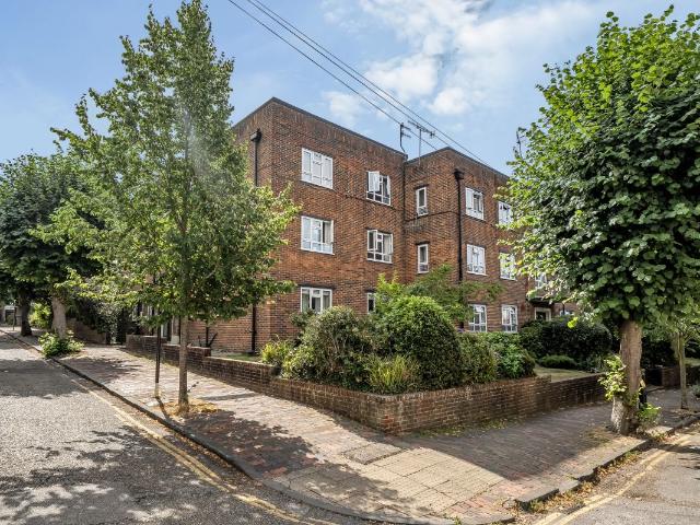 Grove Hill Road, Tunbridge Wells TN1, 2 bed flat to rent, £1,650 pcm | PrimeLocation