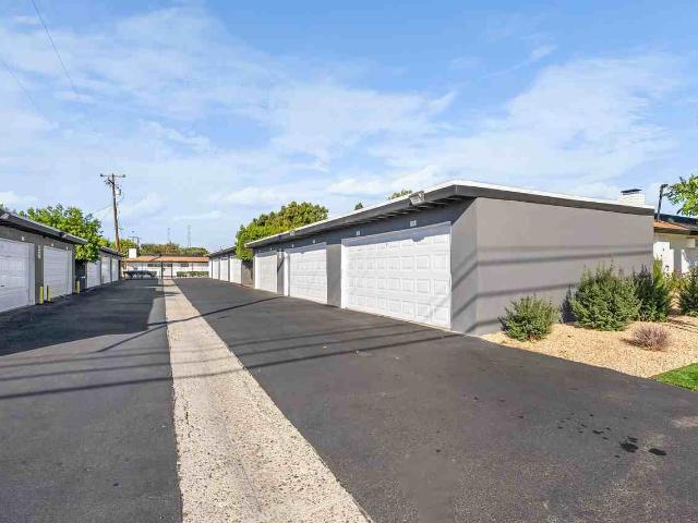 Grove House 2 Bedroom Apartment for Rent at 501 E Katella Ave, Orange, CA 92867