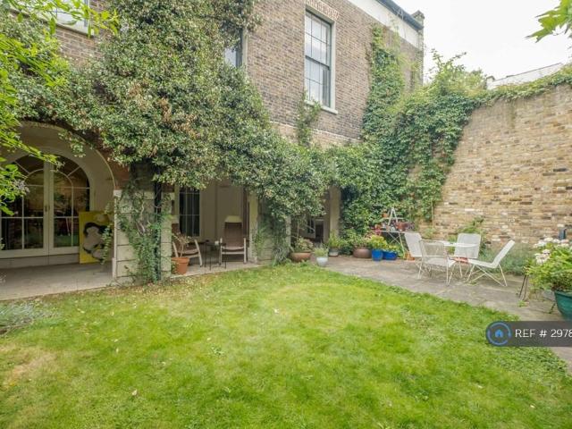 Grove Lane, London, SE5 3 bed flat to rent £3,800 pcm £877 pw