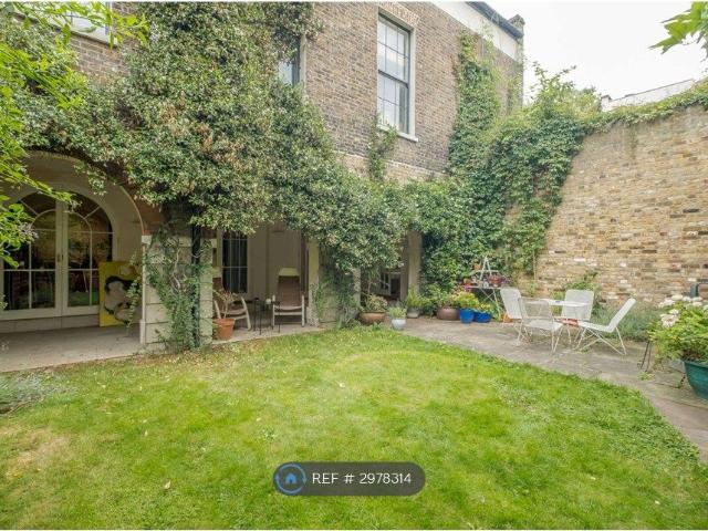 Grove Lane, London SE5, 3 bed flat to rent, £3,800 pcm | PrimeLocation