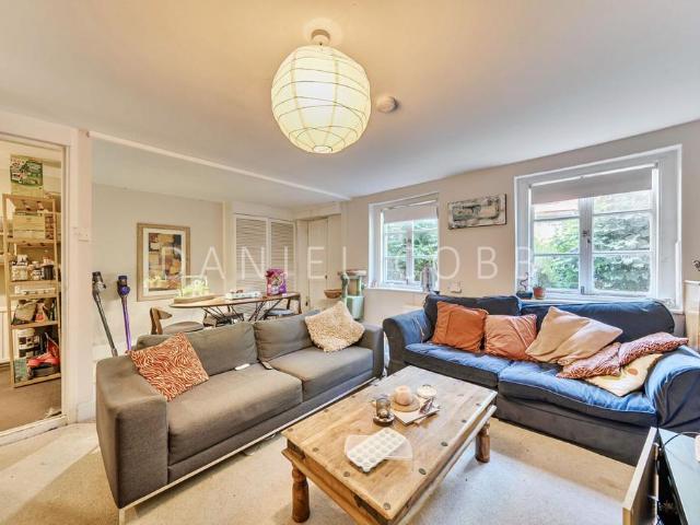 Grove Lane, London, SE5 4 bed terraced house to rent £5,500 pcm £1,269 pw