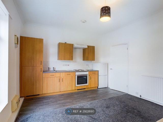 Grove Lane, Wigan WN6, 1 bed flat to rent, £600 pcm | PrimeLocation