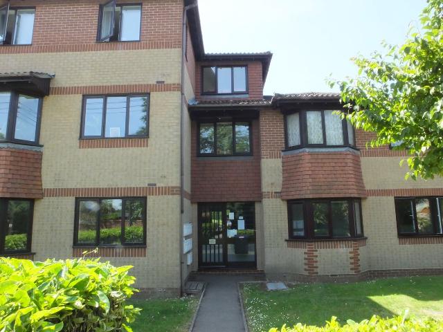Grove Mews, 442 Portsmouth Road SO19, 1 bed flat to rent, £925 pcm | PrimeLocation