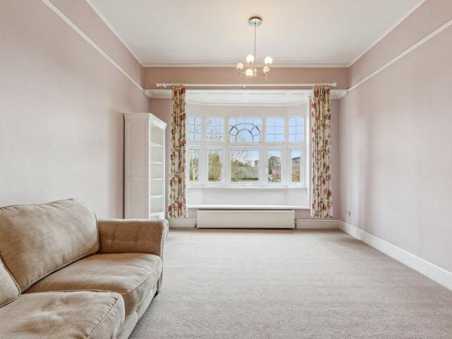 Grove Park Terrace, Grove Park W4, 2 bed flat to rent, £2,500 pcm | PrimeLocation