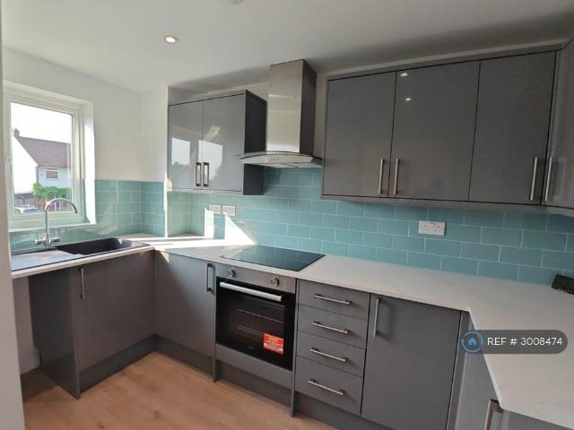 Grove Place, Welham Green, AL9 2 bed maisonette to rent £1,649 pcm £381 pw