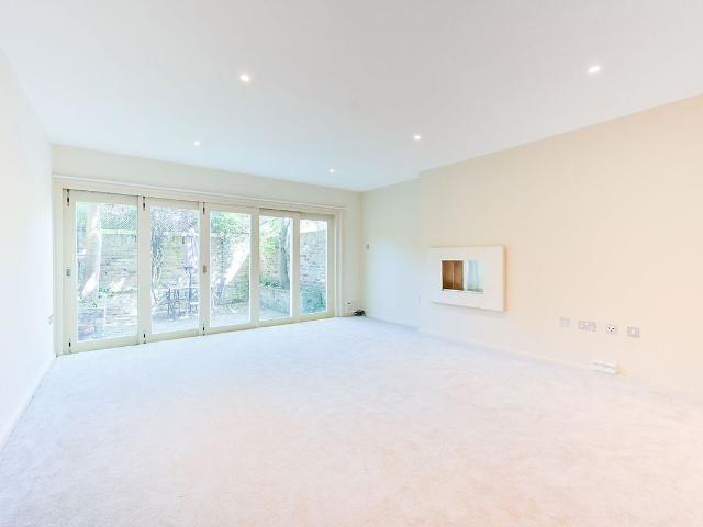Grove Place, Acton, London W3, 3 bed property to rent, £3,500 pcm | PrimeLocation
