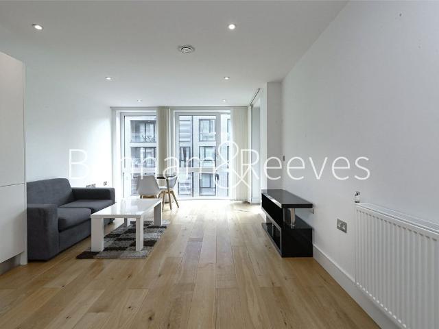 Grove Place, London SE9, 1 bed flat to rent, £1,750 pcm | PrimeLocation