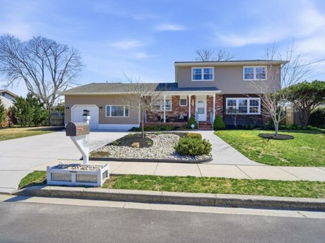Grove Rd, Northfield, Home For Sale
