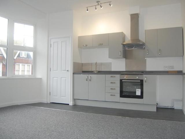 Grove Road, Eastbourne BN21, 1 bed flat to rent, £900 pcm | PrimeLocation
