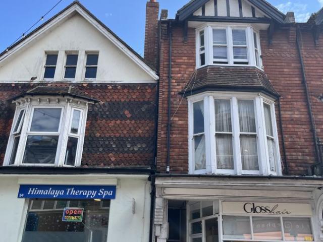 Grove Road, Eastbourne BN21, 2 bed flat to rent, £1,100 pcm | PrimeLocation