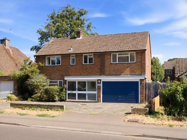 Grove Road, Hertfordshire AL5 5 bed detached house to rent £3,500 pcm £808 pw