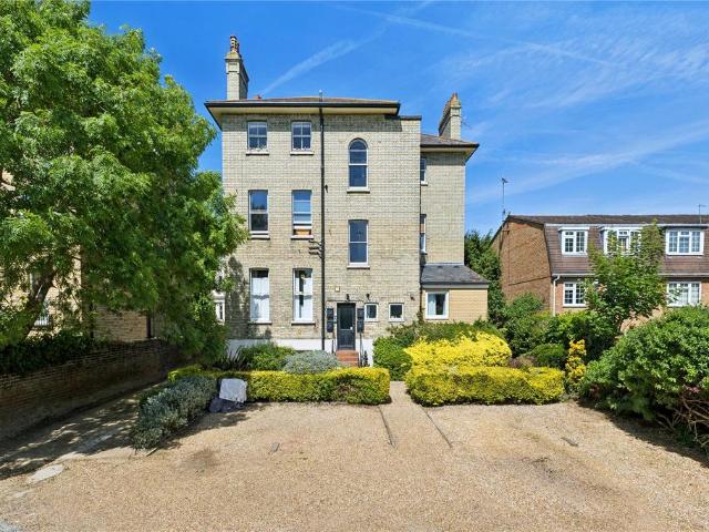 Grove Road, Surbiton, KT6 1 bed flat to rent £1,600 pcm £369 pw