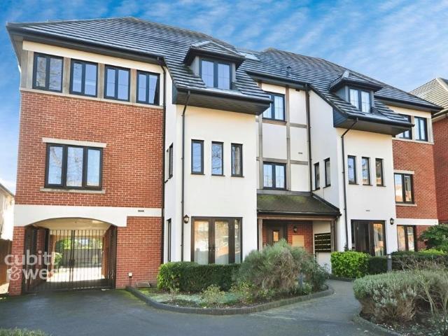 Grove Road Sutton SM1 2 bed apartment to rent £1,850 pcm £427 pw