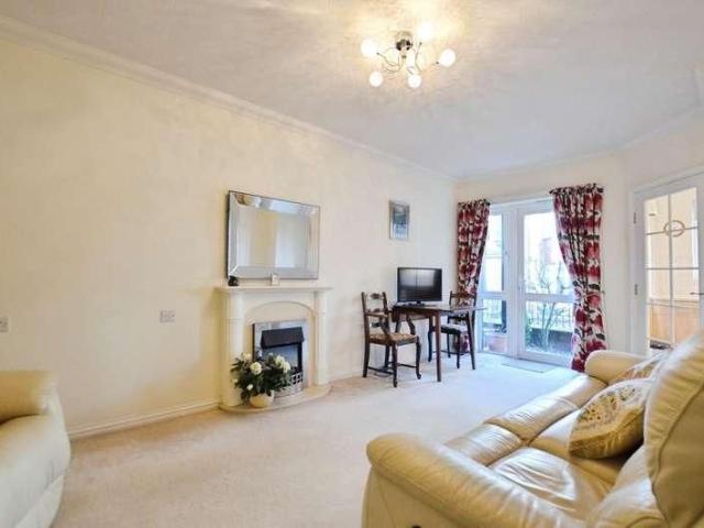 Grove Road, Woking, Surrey, GU21