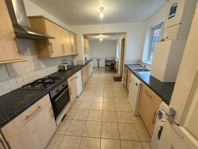 Grove Road 6 bed house share to rent £3,900 pcm £900 pw