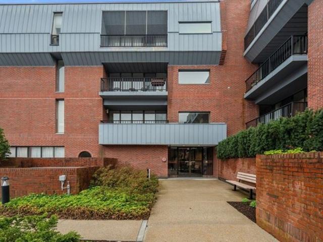 Grove St Apt,wellesley, Condo For Sale