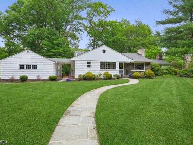 Grove St, Caldwell Boro Township, Home For Sale
