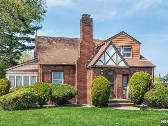 Grove St, Clifton, Home For Sale