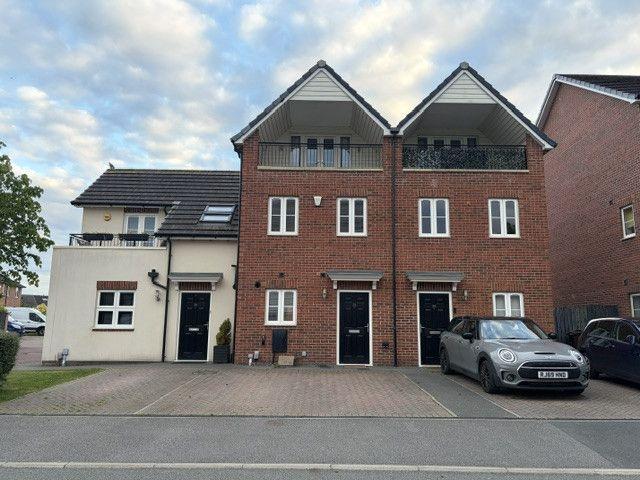 Grove Street, Castleford, West Yorkshire WF10, 3 bed terraced house to rent, £1,300 pcm | PrimeLocation