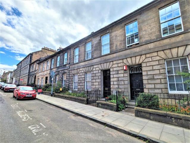 Grove Street, Haymarket, Edinburgh, EH3 2 bed flat to rent £1,550 pcm £358 pw