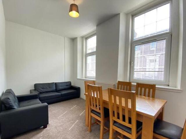 Grove Street, Haymarket, 4 Bedroom Flat