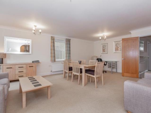 Grove Street, Oxford 2 bed apartment to rent £2,100 pcm £485 pw