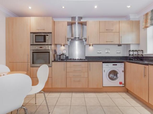 Grove Street, Oxford 2 bed apartment to rent £2,100 pcm £485 pw