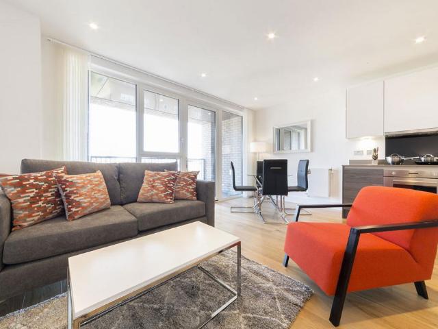 Grove Street, London SE8 2 bed flat to rent £2,300 pcm £531 pw
