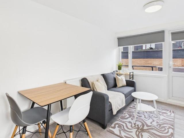 Grove Street Studios The Groves. 2 bed flat to rent £1,863 pcm £430 pw