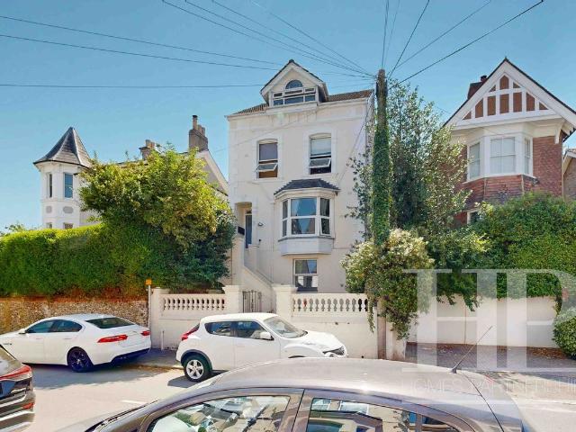 Grovehill Road, Redhill RH1, 1 bed flat to rent, £1,300 pcm | PrimeLocation