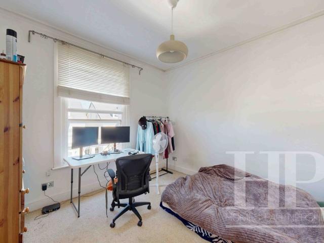 Grovehill Road, Redhill, RH1