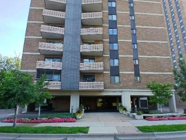Groveland Ave Apt 204
