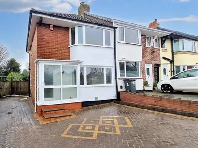 Groveley Lane, Turves Green, B31 4QE, United Kingdom | 2 bed house for rent #139404864 | Rentberry
