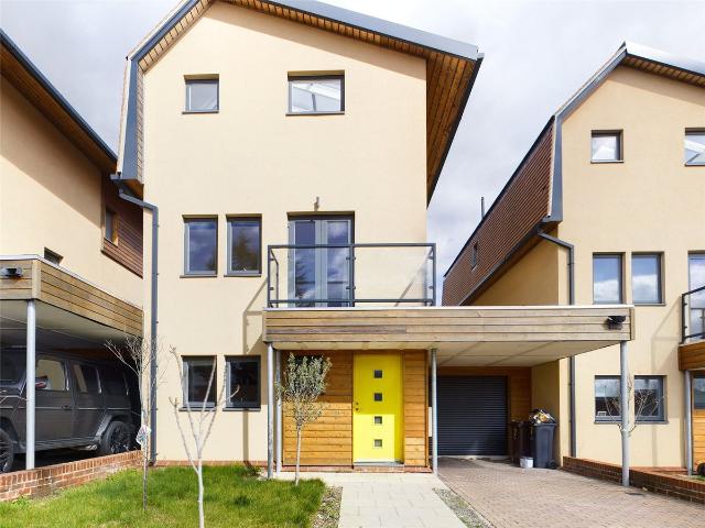 Grover Gardens, Romford RM5, 5 bed detached house to rent, £2,750 pcm | PrimeLocation
