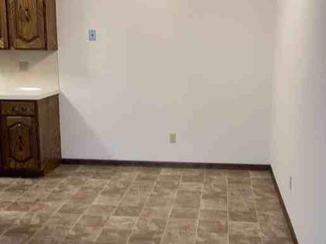 Grover Hill 1 Bedroom Apartment for Rent at Grover St, Omaha, NE 68108 Deer Park