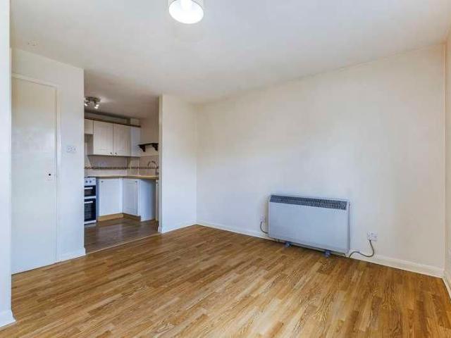 Groveside Close, Carshalton, SM5