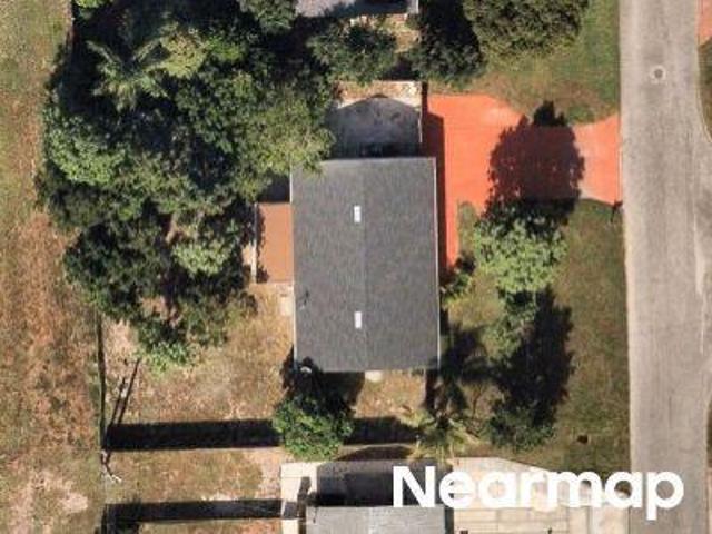 Grovewood Ave S