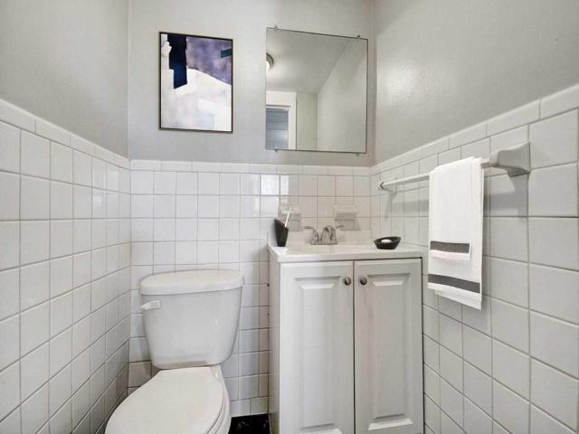 Groesbeck Gardens 2 Bedroom Apartment for Rent at 5850 Pameleen Ct, Cincinnati, OH 45239 Mount Airy