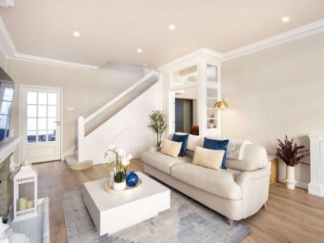 Groom Place